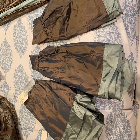 Dian Austin | Bedding | Dian Austin Brompton Court Bedding | Poshmark